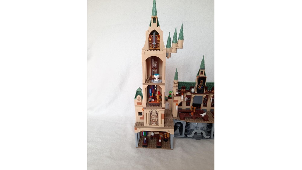 LEGO MOC Ultimate H0gwarts by Crimson Coronet | Rebrickable - Build ...