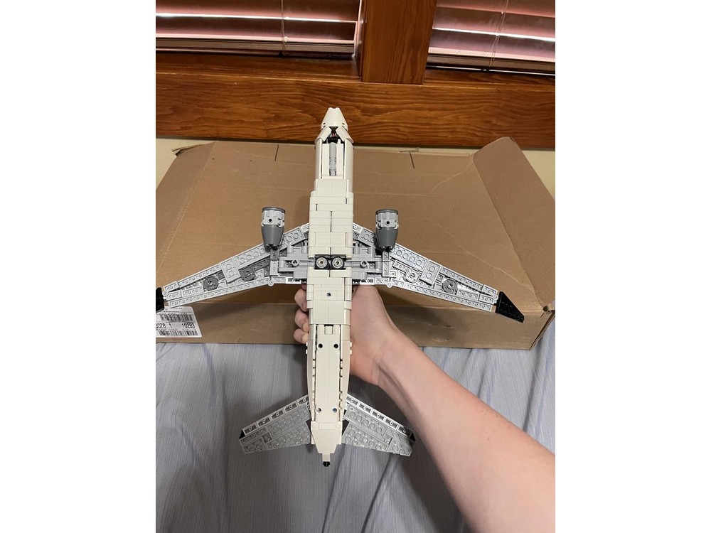 LEGO MOC Embraer 175 Airliner by furniture | Rebrickable - Build with LEGO