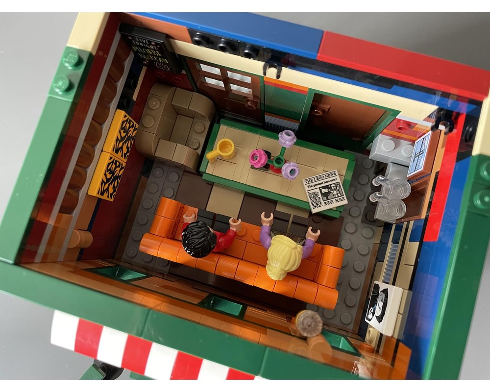 LEGO MOC Central Perk Modular Alternate build 21319 by re-bricked | Rebrickable - Build with LEGO