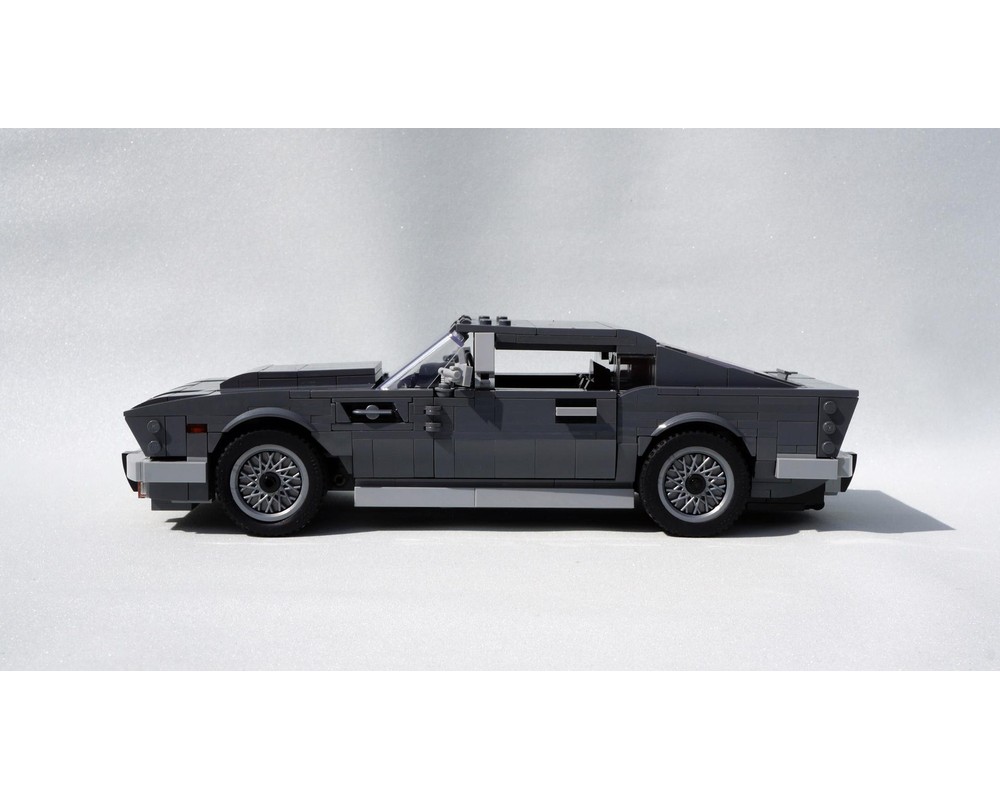 LEGO MOC 007 James Bond’s 1987 Aston Martin V8 Vantage by Paulmanaitor ...
