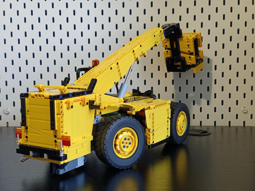 Lego Moc 42114 Model B Telehandler By Xaerozkota Rebrickable