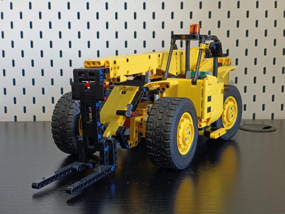 Lego Moc 42114 Model B Telehandler By Xaerozkota Rebrickable