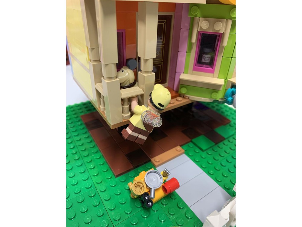 LEGO MOC Floating 'Up' House by rykfield | Rebrickable - Build with LEGO