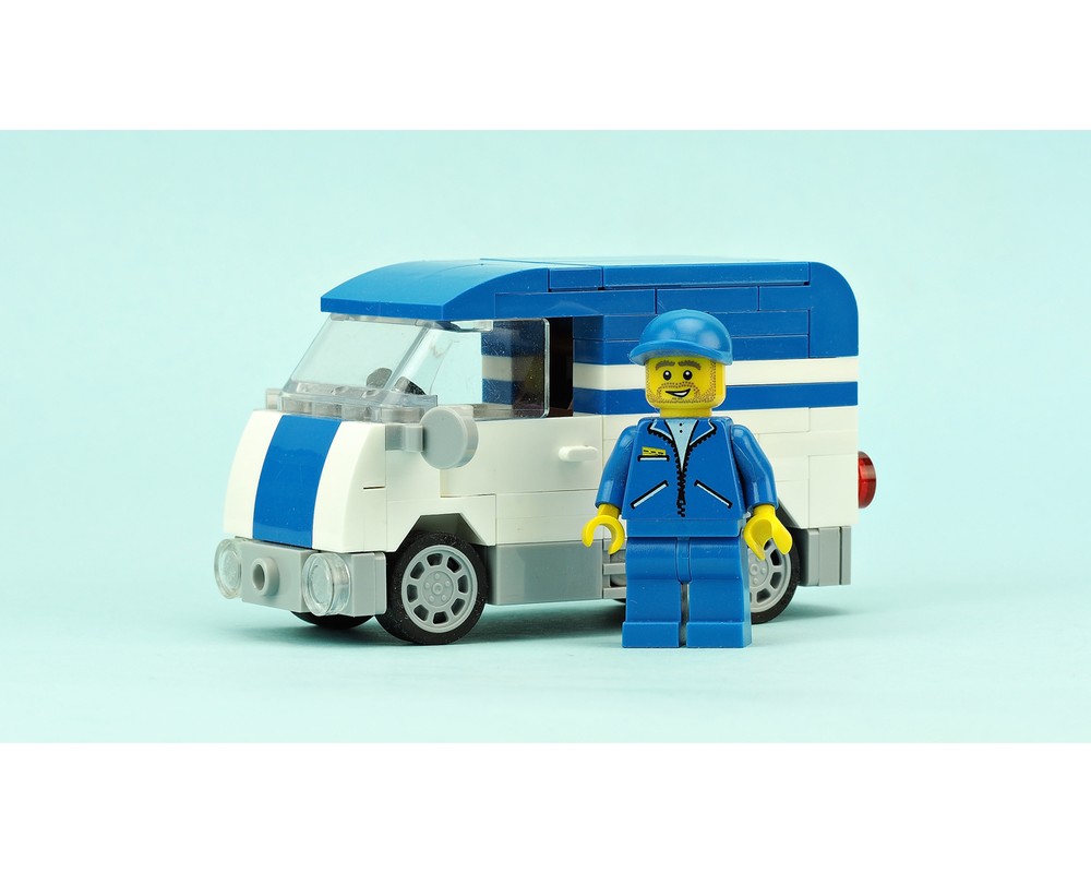LEGO MOC Small vintage van by De_Marco | Rebrickable - Build with LEGO