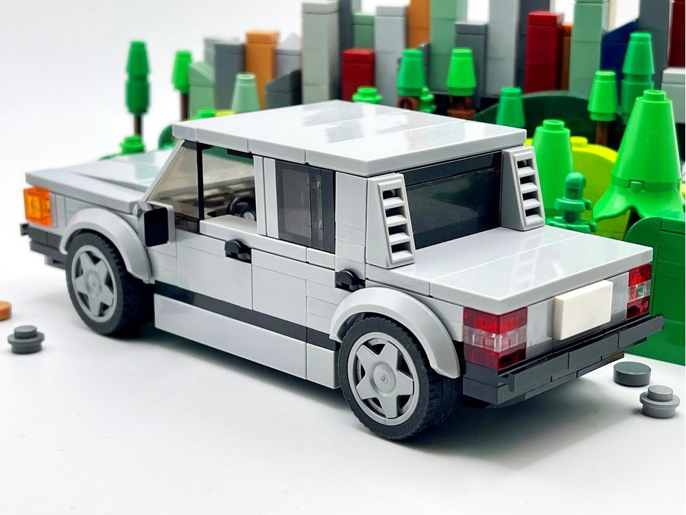 Lego Moc Volvo 740 By Ibrickeditup Rebrickable Build With Lego