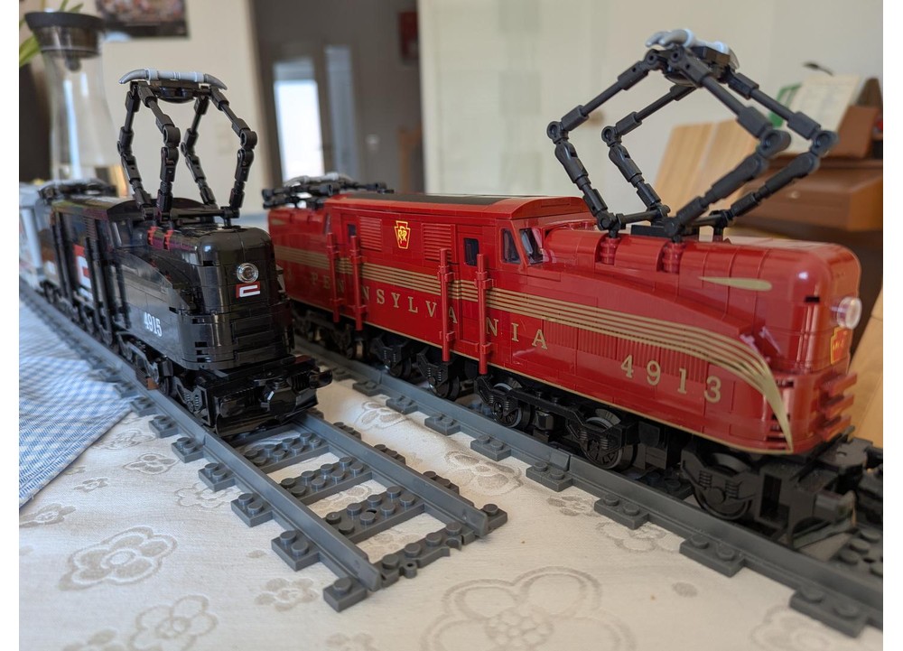 LEGO MOC GG1 Black (PRR & Penn Central Color Scheme) by c_bloxx ...