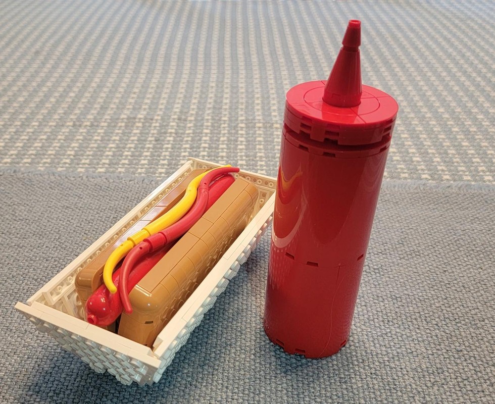 LEGO MOC Hot Dog by naatkins | Rebrickable - Build with LEGO