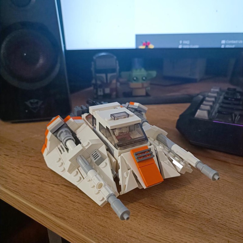 LEGO MOC Snowspeeder by bookworm12 | Rebrickable - Build with LEGO