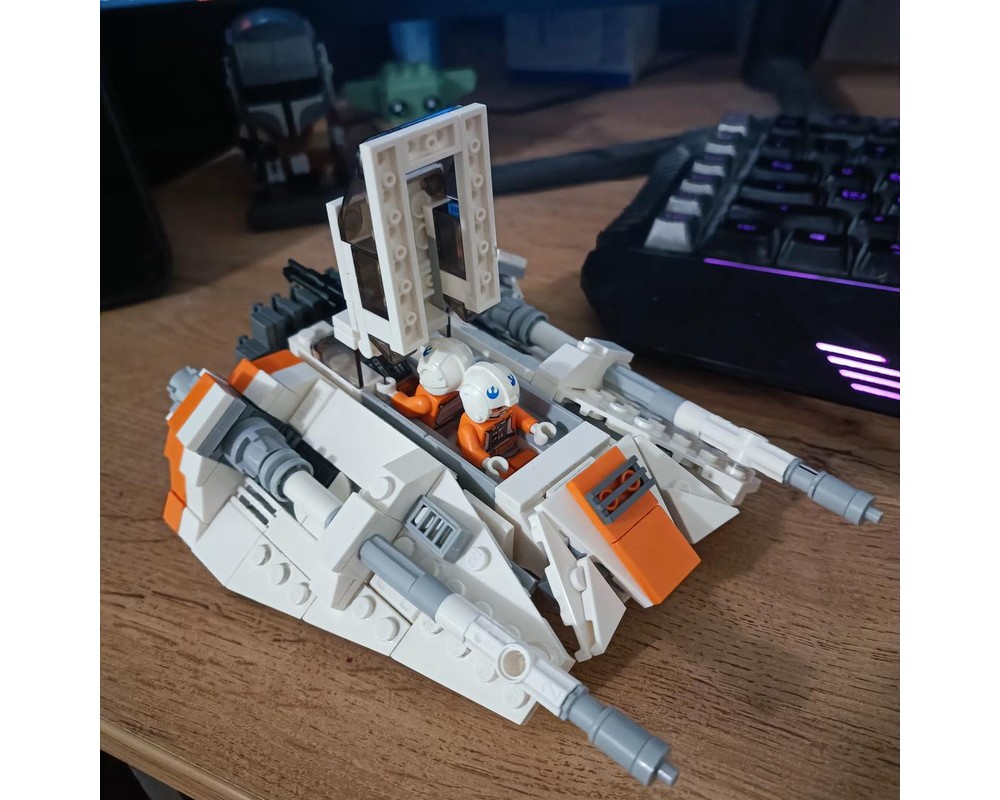 LEGO MOC Snowspeeder by bookworm12 | Rebrickable - Build with LEGO