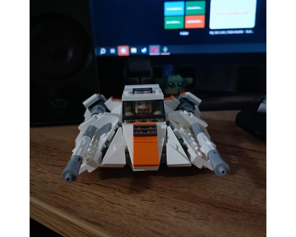 LEGO MOC Snowspeeder by bookworm12 | Rebrickable - Build with LEGO