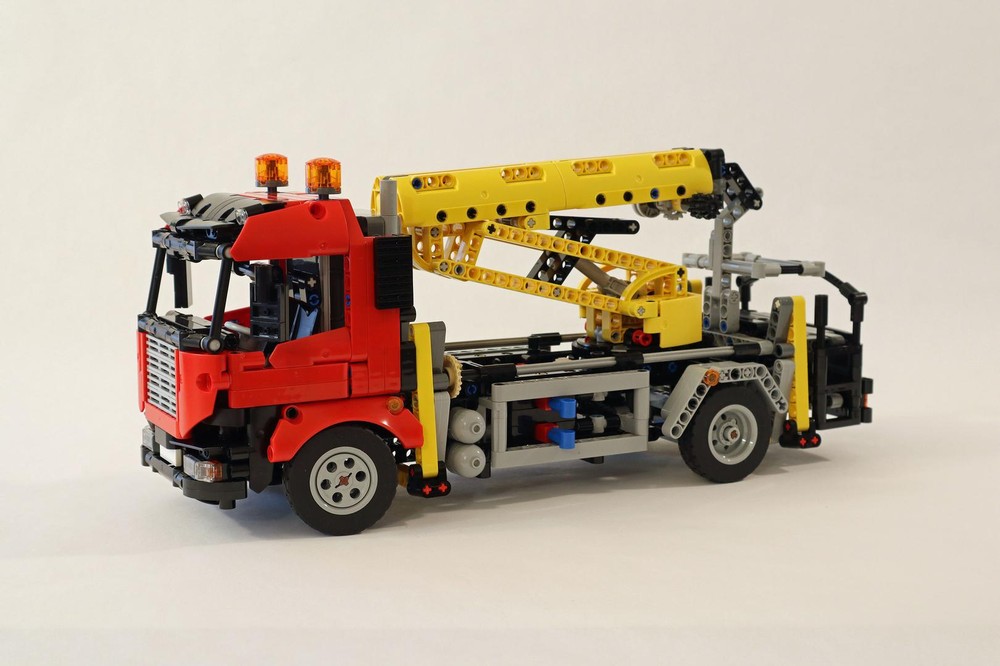 LEGO MOC Motorized Cherry Picker Upgraded by BrickMan7 | Rebrickable ...