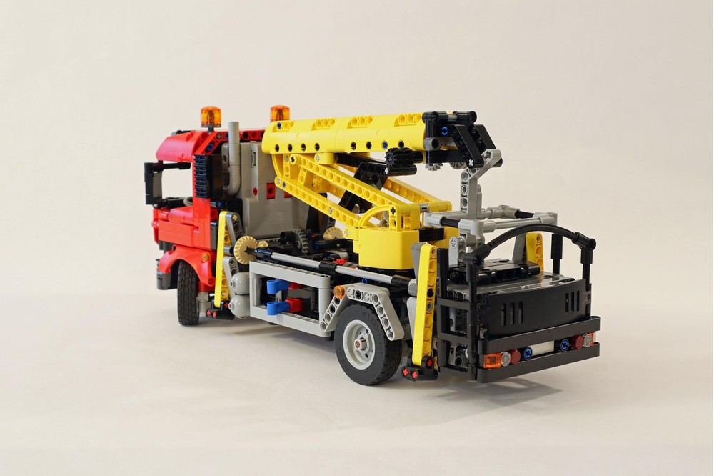 Lego Moc Motorized Cherry Picker Upgraded By Brickman7 Rebrickable
