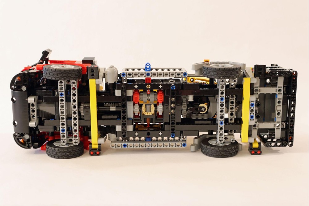 LEGO MOC Motorized Cherry Picker Upgraded by BrickMan7 | Rebrickable ...