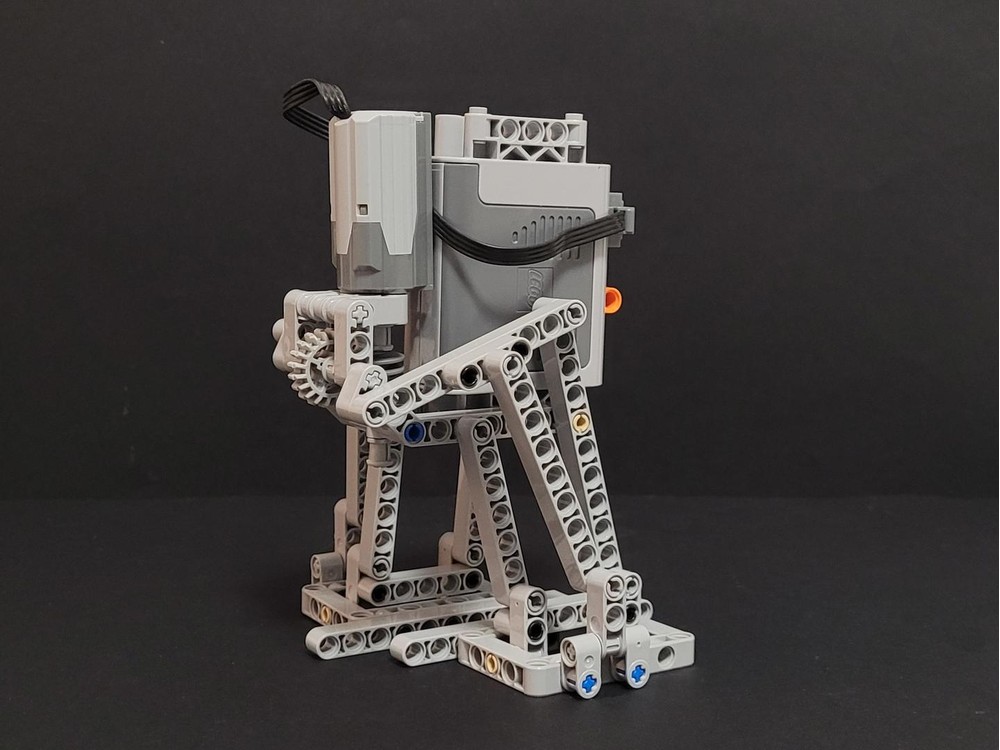 LEGO MOC Bipedal walking robot by jemunoz0 | Rebrickable - Build with LEGO