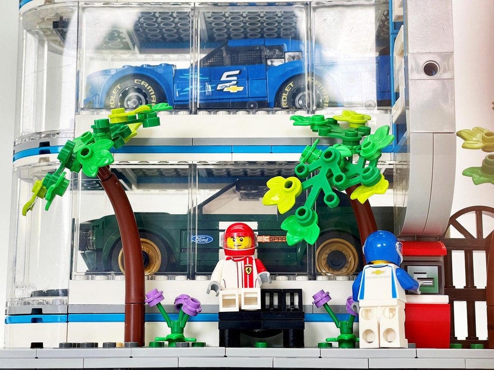 LEGO MOC Car Shop by IBrickedItUp | Rebrickable - Build with LEGO
