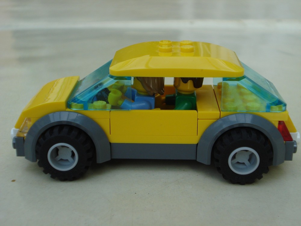 LEGO MOC 4435 yellow car by Leo1 | Rebrickable - Build with LEGO