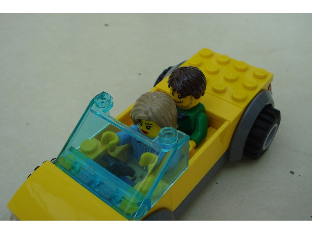 LEGO MOC 4435 yellow car by Leo1 | Rebrickable - Build with LEGO