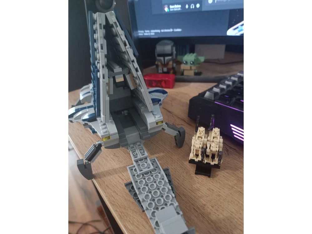 Lego Moc Cis Sheathipede Class Shuttle By Bookworm12 Rebrickable
