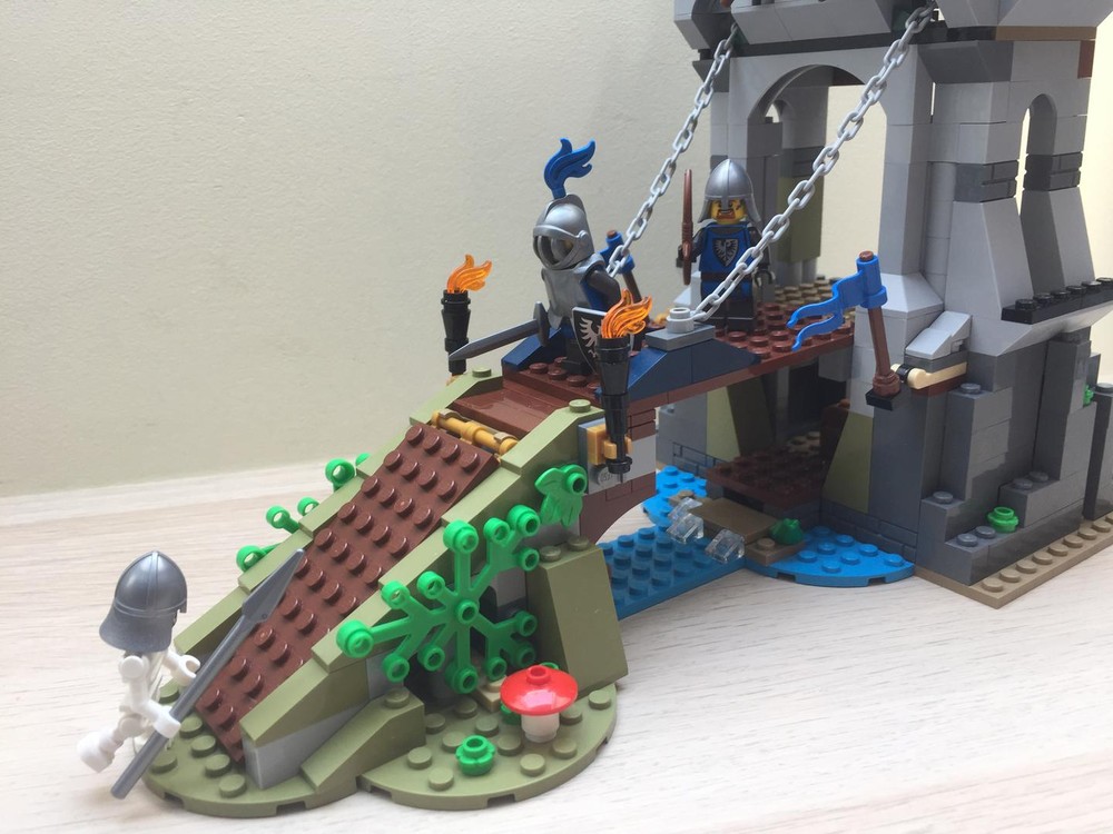 LEGO MOC 31120: Drawbridge Defense Remake by nkende | Rebrickable ...