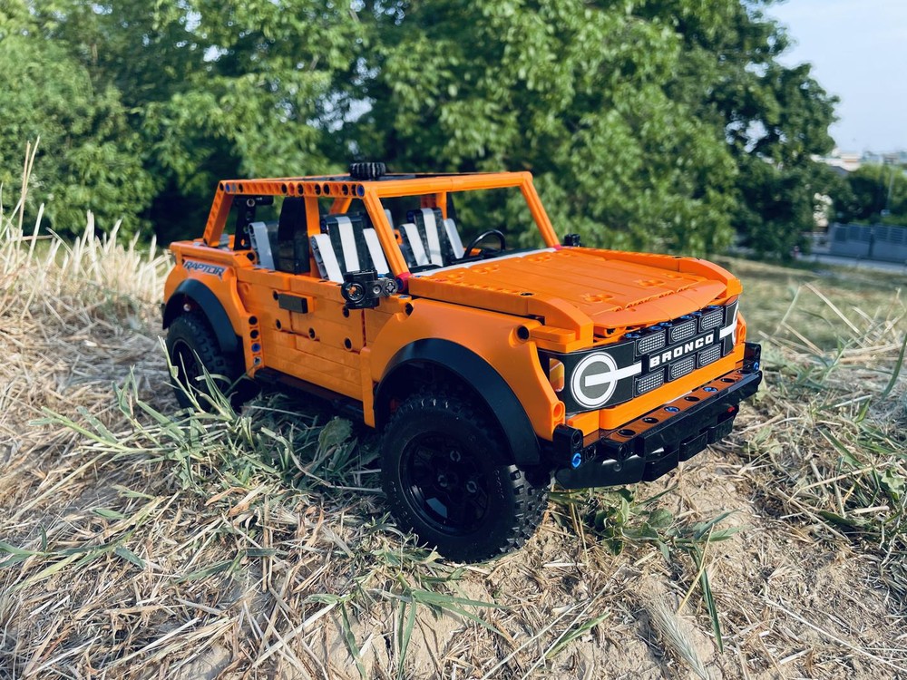 Lego Moc 42126 C Model Ford Bronco By Gyenesvi Rebrickable Build