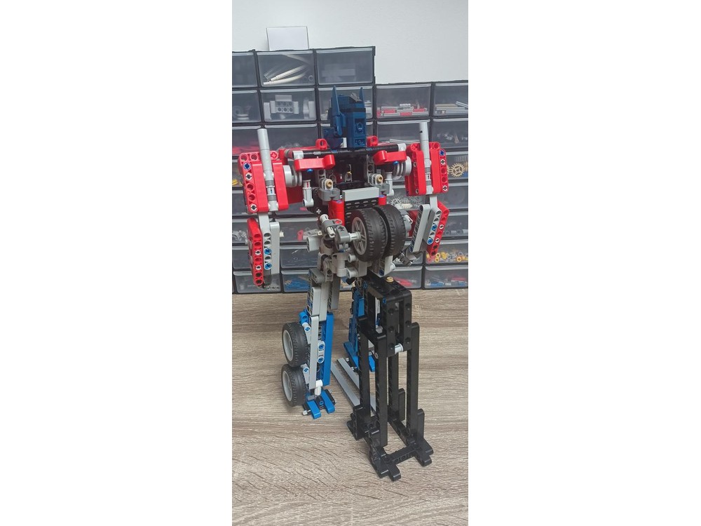 LEGO MOC Optimus Prime Technic by Tykenen | Rebrickable - Build with LEGO