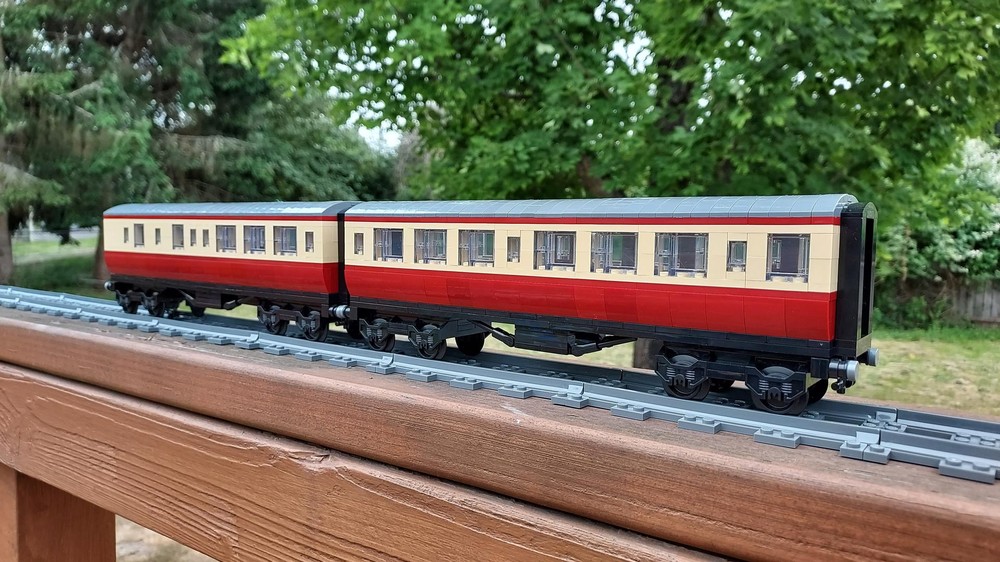 LEGO MOC Express Coaches by WoodenToby | Rebrickable - Build with LEGO