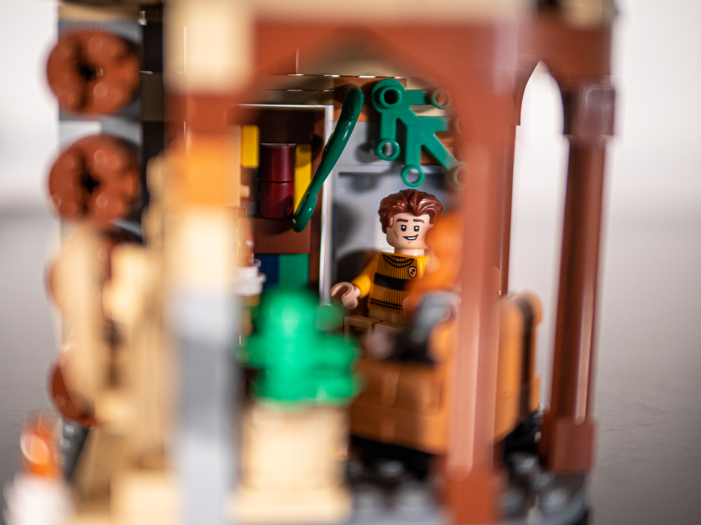 Lego Moc Hp Modular Yellow Common Room By Gobsmack Rebrickable