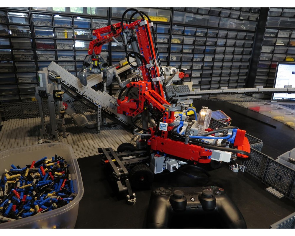 LEGO MOC RC Material Handler PS4 controlled by Mr_Jos | Rebrickable ...
