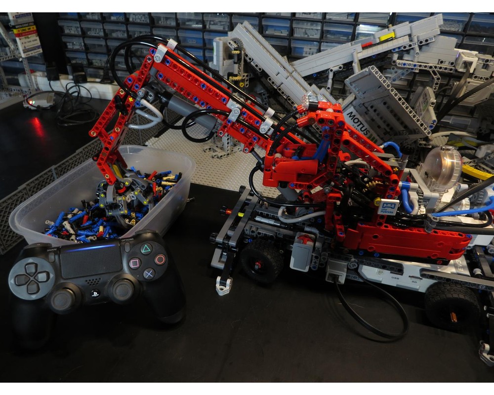 LEGO MOC RC Material Handler PS4 controlled by Mr_Jos | Rebrickable ...