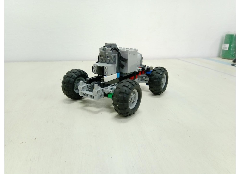 LEGO MOC The smallest 4x4 car with differentials by aas | Rebrickable ...