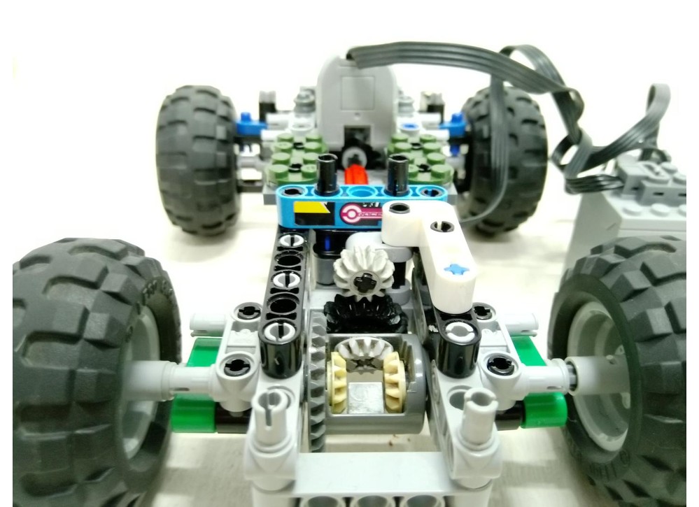 LEGO MOC The smallest 4x4 car with differentials by aas | Rebrickable ...