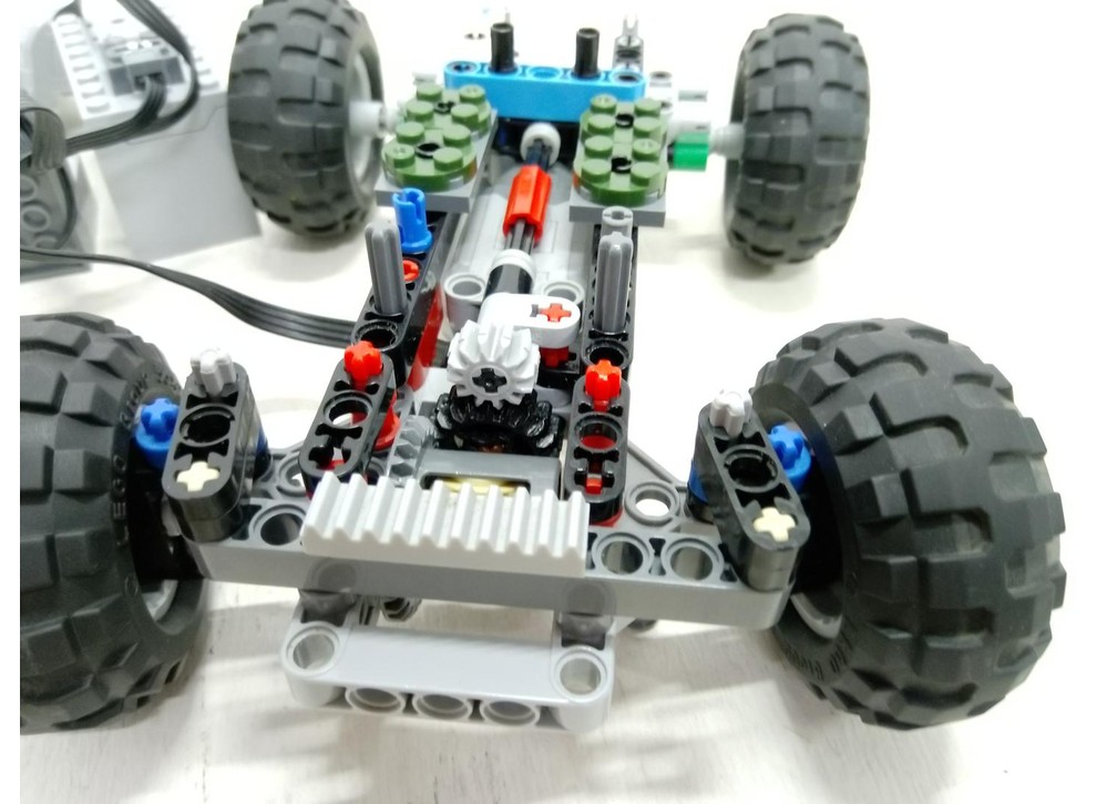 LEGO MOC The smallest 4x4 car with differentials by aas | Rebrickable ...