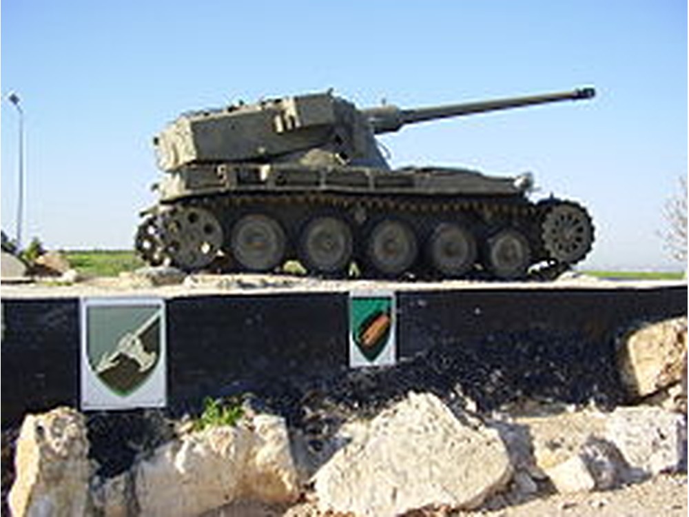 LEGO MOC AMX-13 Tank by etphhm | Rebrickable - Build with LEGO