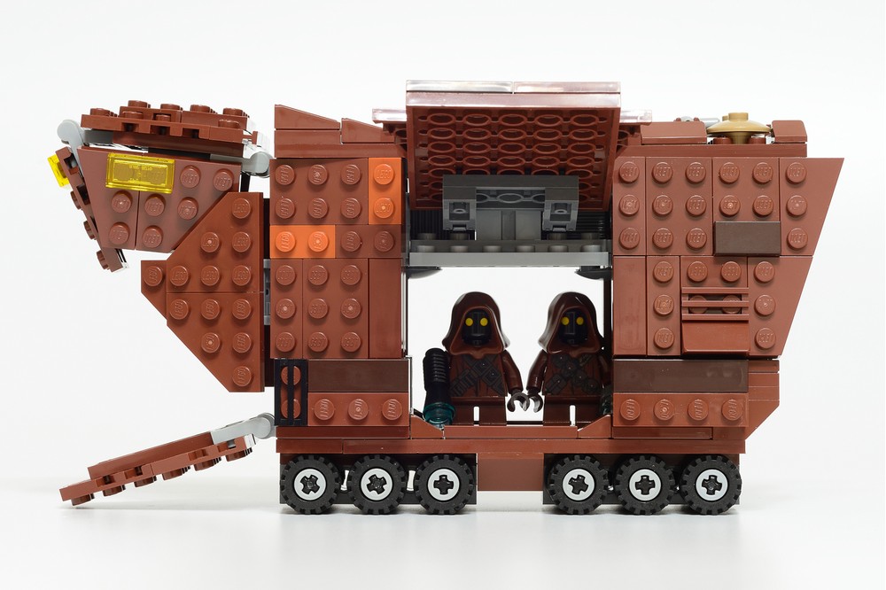 LEGO MOC Sandcrawler by apparat | Rebrickable - Build with LEGO