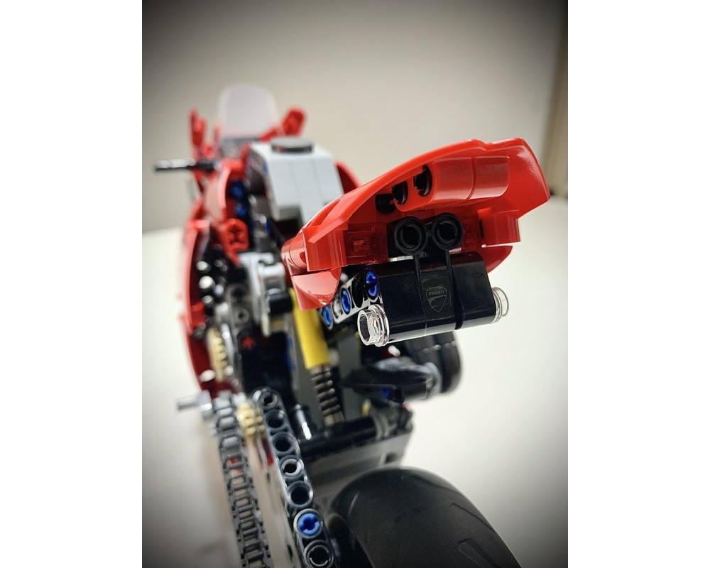 LEGO MOC 42107 Ducati Panigale seat redesign by bakanych | Rebrickable ...