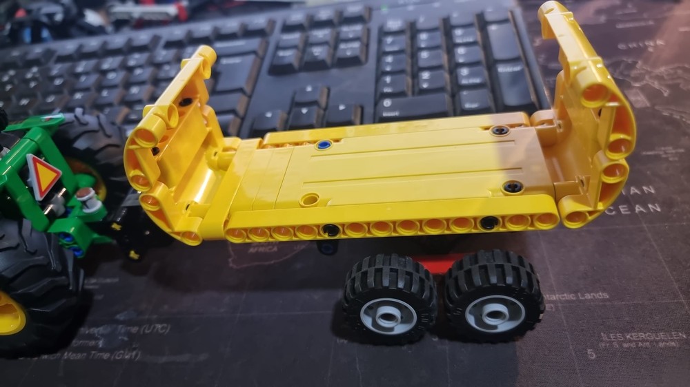 LEGO MOC Bale Trailer 42136 by dMariano | Rebrickable - Build with LEGO