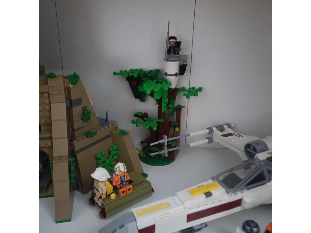 LEGO MOC An improved tree for the Yavin 4 base by bookworm12 ...