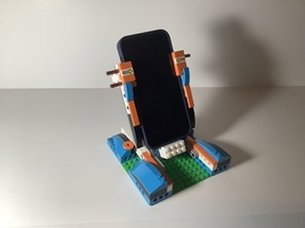 LEGO MOC Basic BOOST Adjustable Phone Stand by NestinBuilds ...
