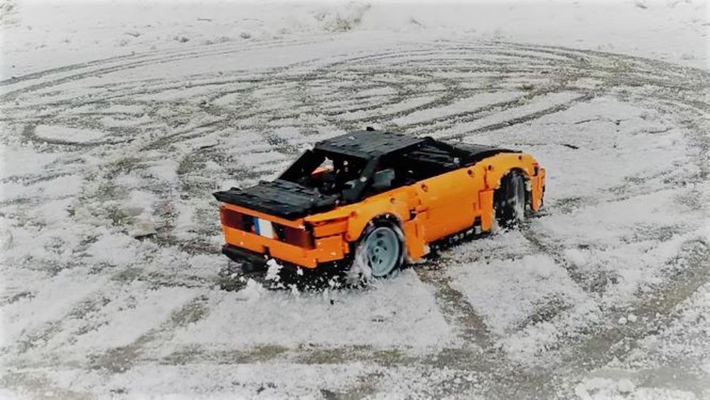 LEGO MOC 4WD drift car with BuWizz by valyer | Rebrickable - Build with ...