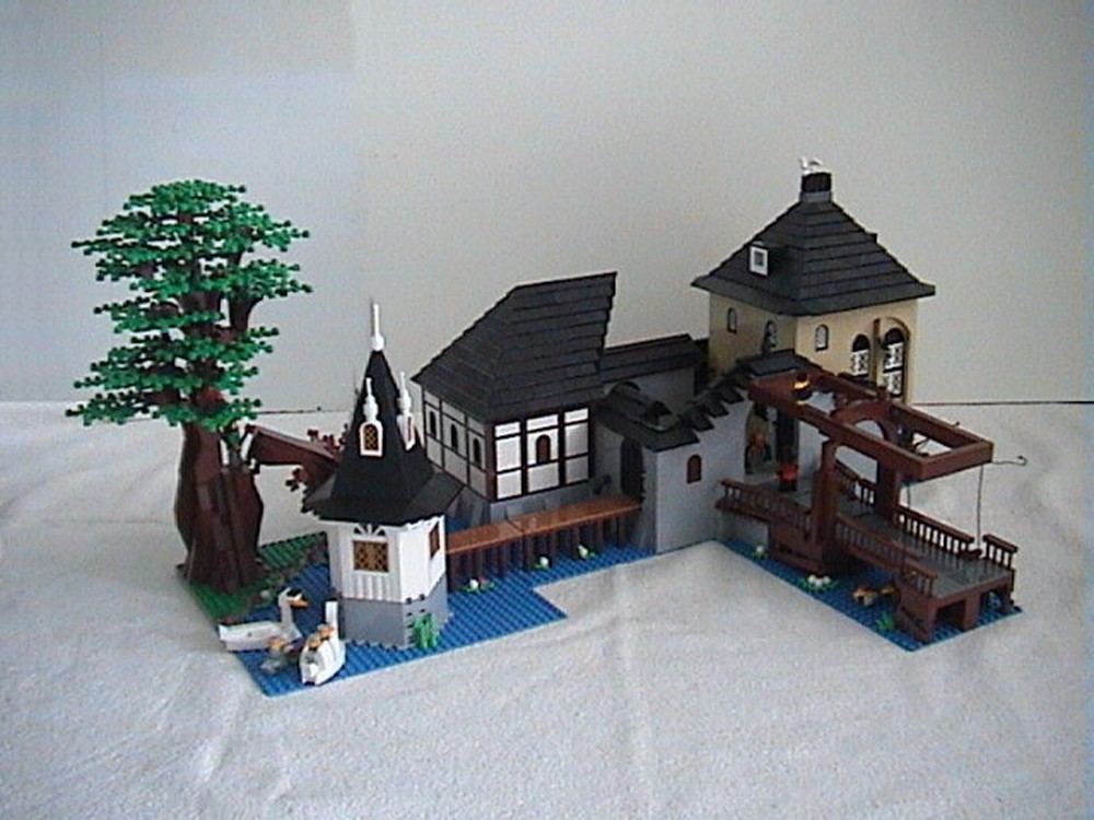 LEGO MOC Castle with thee house and old tree by Lucky-Ramses ...