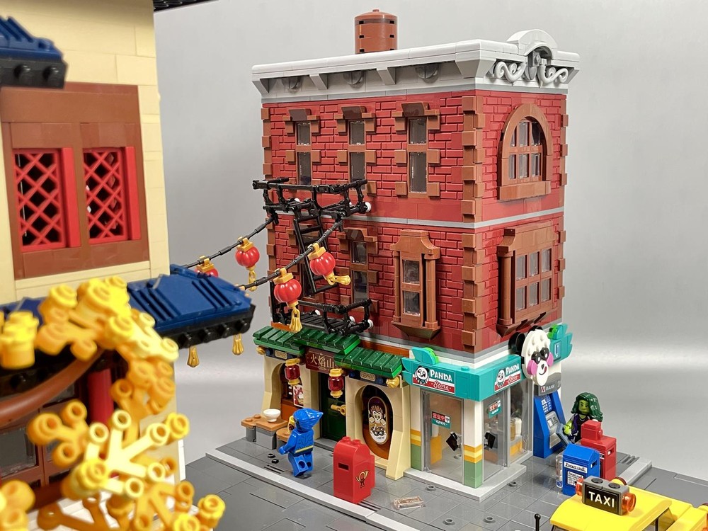 LEGO MOC Chinatown Redbrick Apartment Building by iron_foot ...