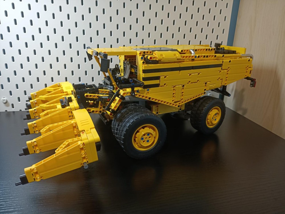 Lego Moc 42114 Model B Corn Harvester By Xaerozkota Rebrickable