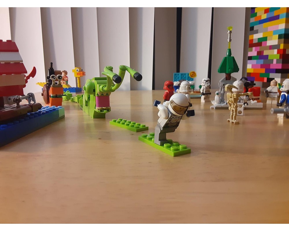 LEGO MOC Space Slug! by Camobricktape | Rebrickable - Build with LEGO