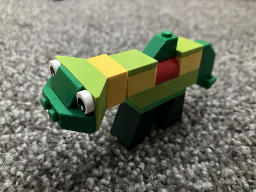 LEGO MOC Green Cat by legodallin | Rebrickable - Build with LEGO