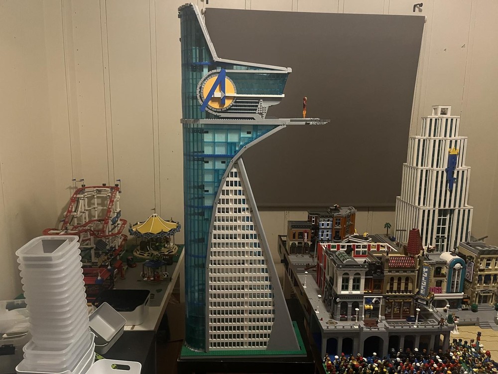 LEGO MOC Huge Avengers Tower by Brick North | Rebrickable - Build with LEGO