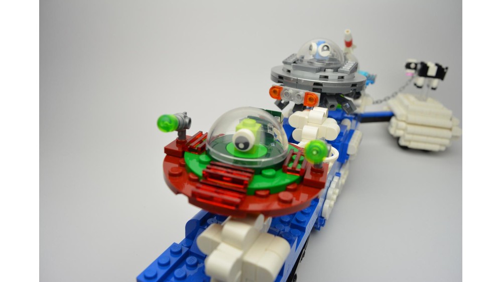LEGO MOC Motorized UFO thieves by Vinci_strange | Rebrickable - Build ...