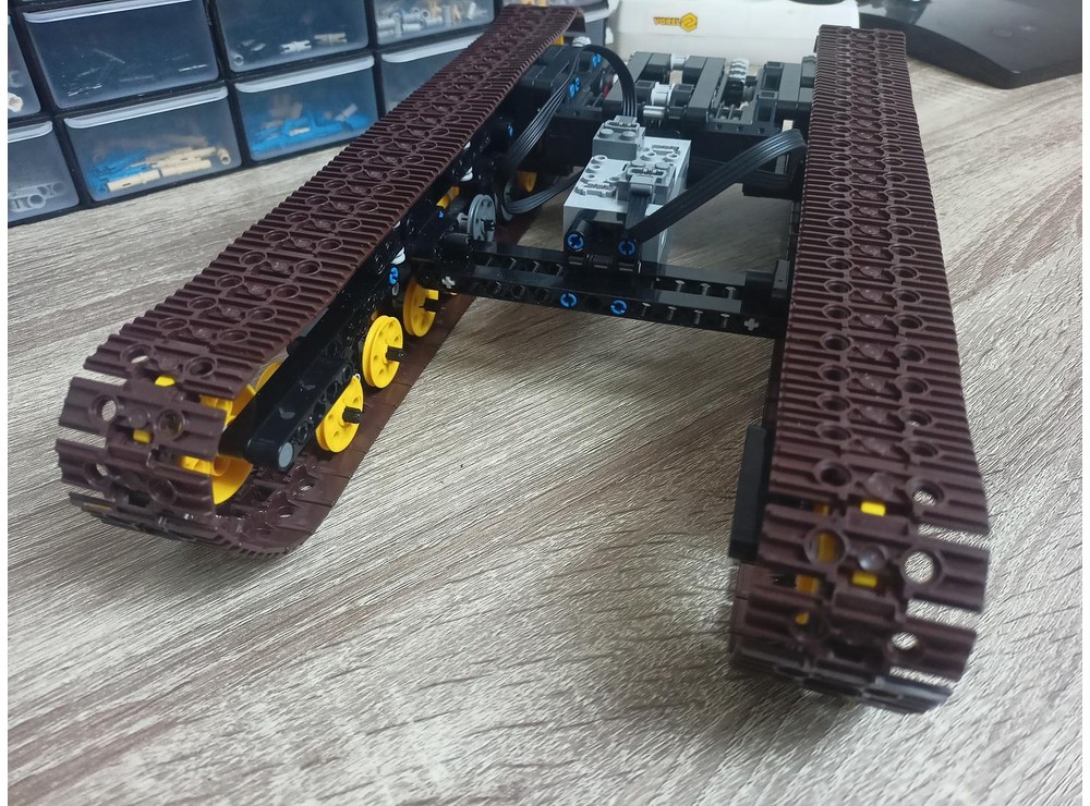 LEGO MOC Tank chassis by Tykenen | Rebrickable - Build with LEGO