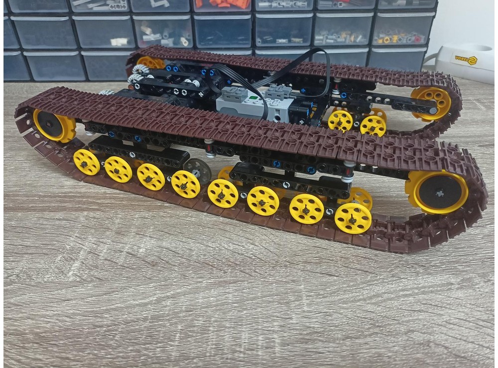 LEGO MOC Tank chassis by Tykenen | Rebrickable - Build with LEGO