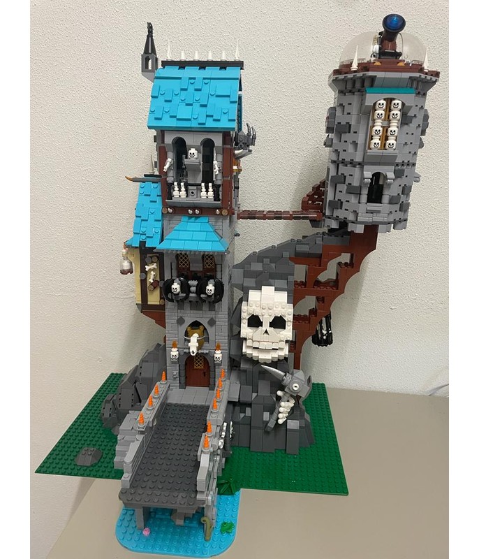 LEGO MOC The Skull Watchtower by LegoBricking | Rebrickable - Build ...
