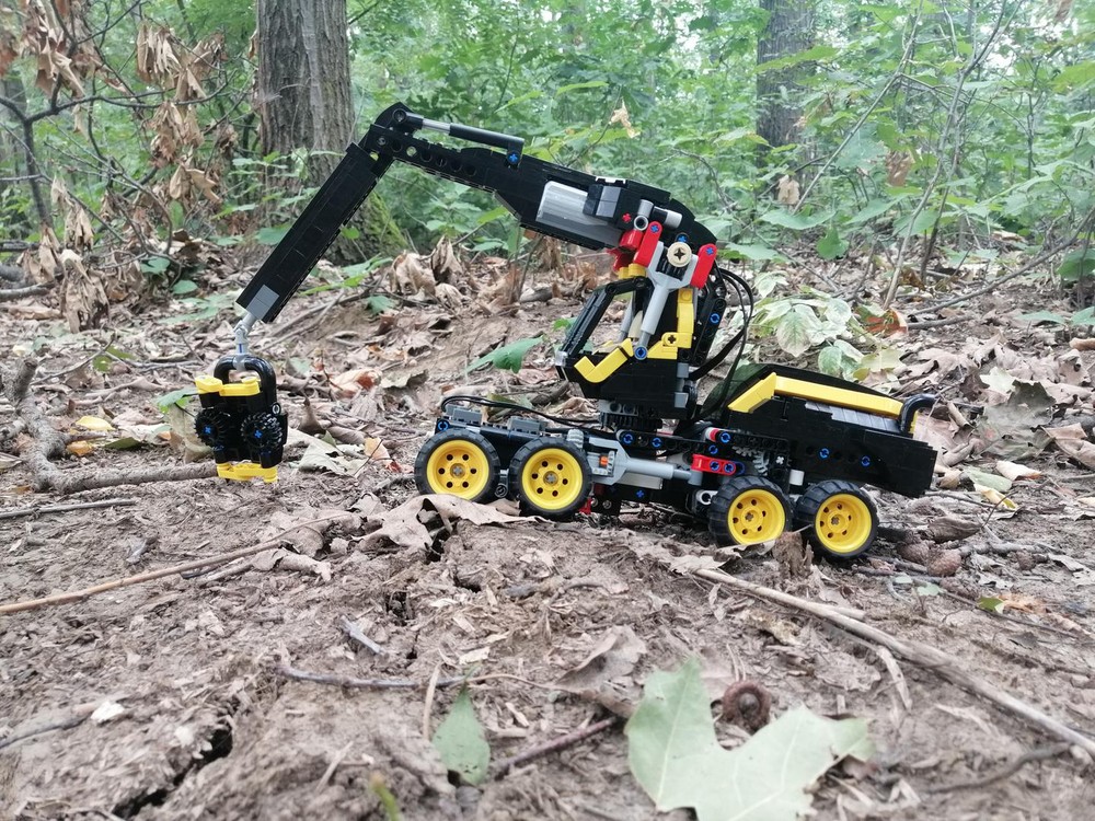 Lego Moc Ponsse Scorpion King By Brickfan002 Rebrickable Build